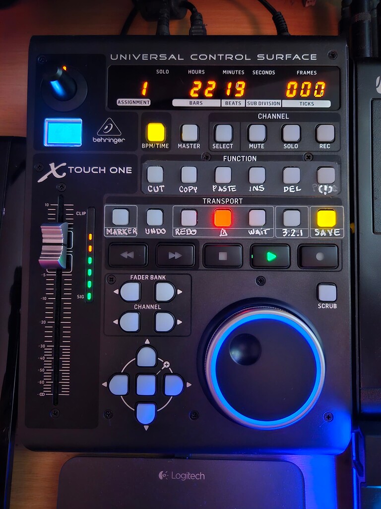 Behringer XTouch One - FL Studio. I made two projects, get them here ...